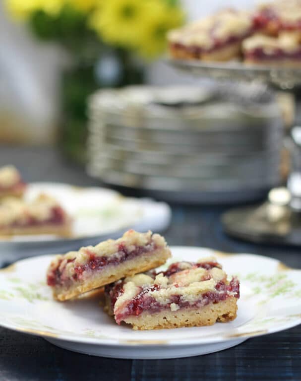 Raspberry Bars with Buttery Shortbread Base and Streusel Topping