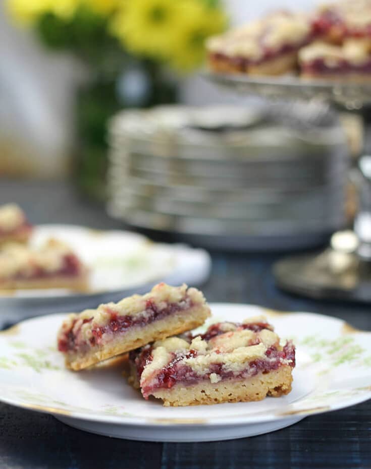 Raspberry Bars with Buttery Shortbread Base and Streusel Topping