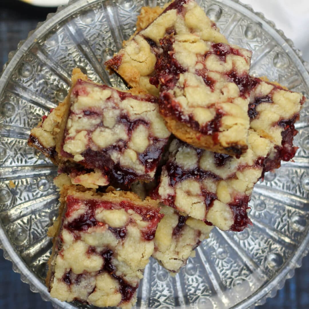 Raspberry Bars with Buttery Shortbread Base and Streusel Topping