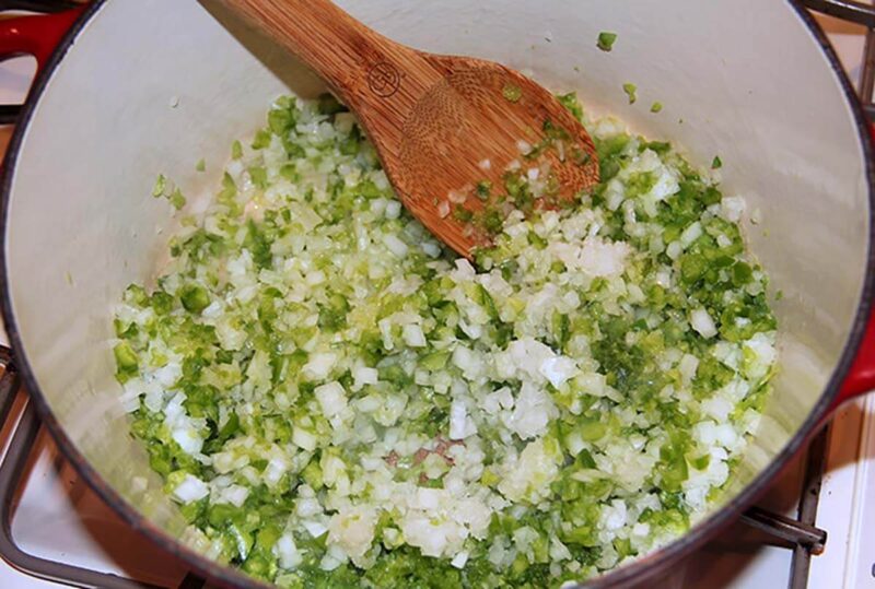 Chili Recipe with Ground Beef and Canned Beans - Easy!